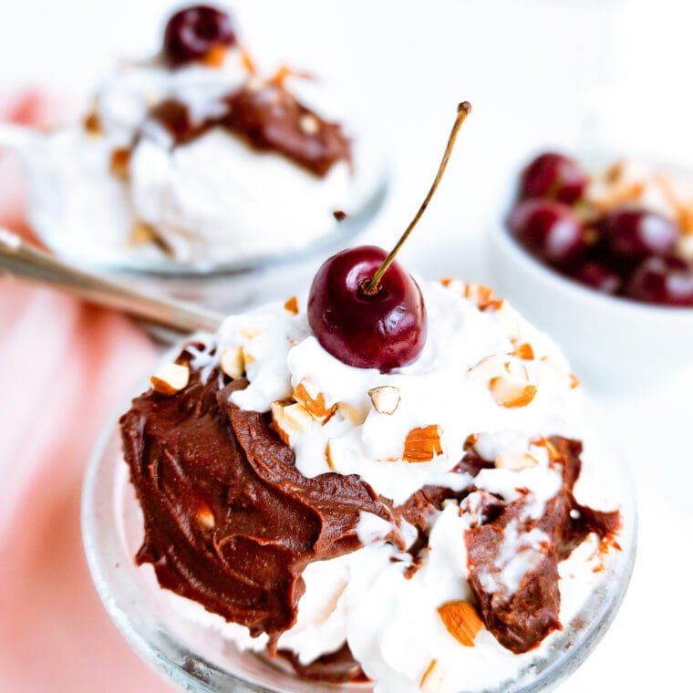 Hot Fudge Sundaes - Una Rose Vegan